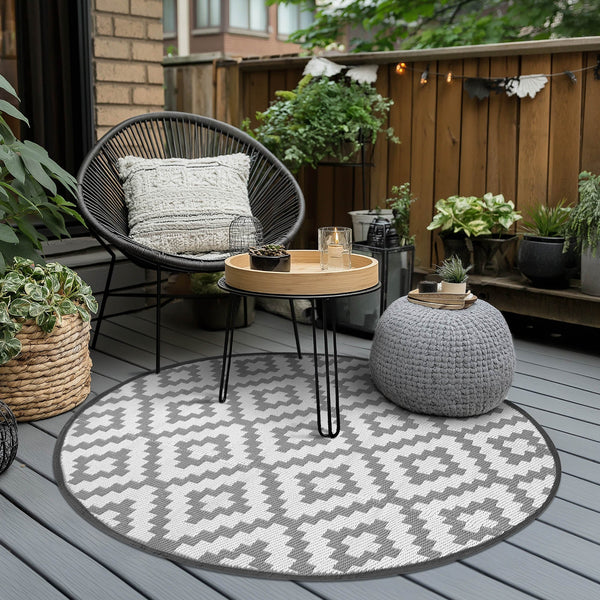 Round vs Rectangular Outdoor Rugs – Which Shape Is Best? | Green Decore