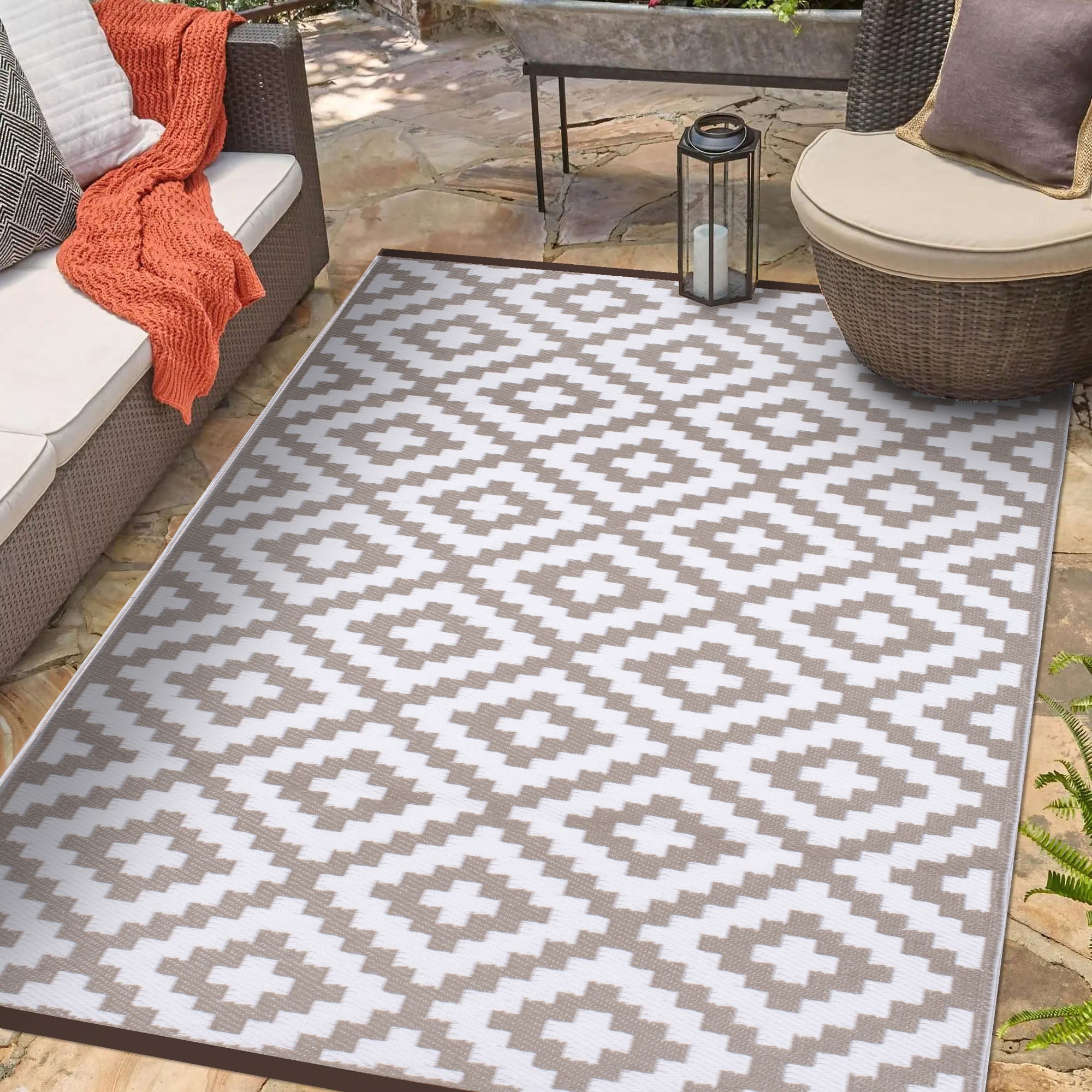 Weatherproof Nirvana Taupe and White Outdoor Carpets & Rugs